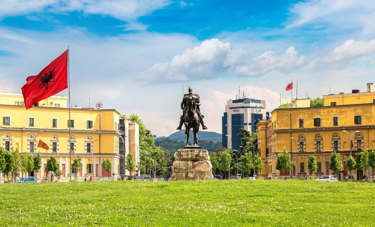 Piazza Skanderbeg, Tirana - guida definitiva per i viaggiatori